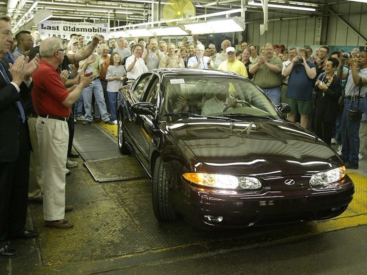 Last Olds Rolled Off Lansing Line Decade Ago Manufacturing