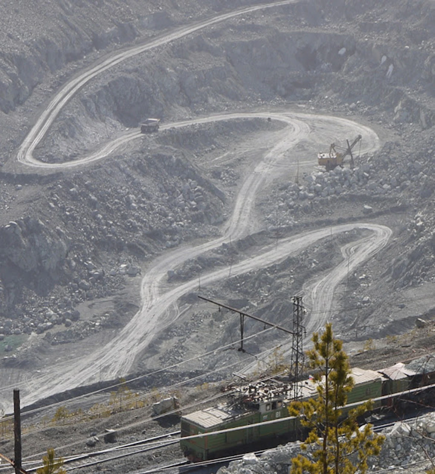 Pics of The Day: The World's Largest Mine For Deadly Asbestos ...