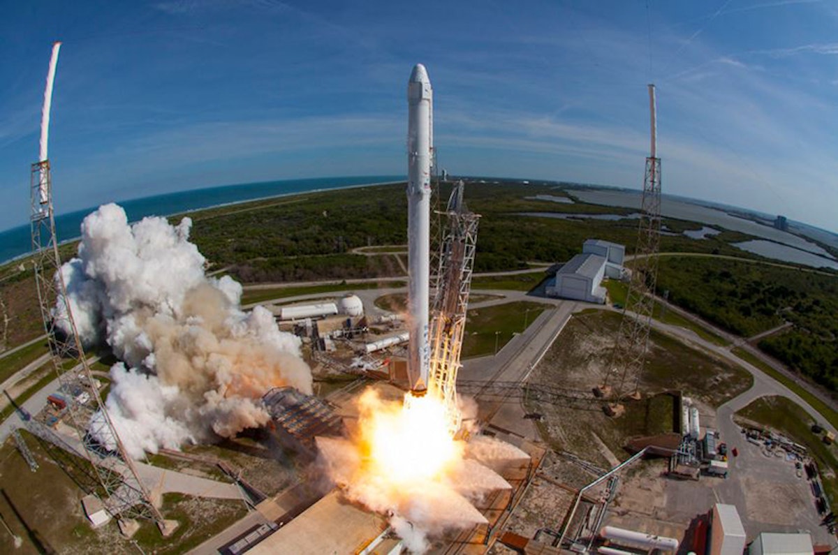 Spacexs Falcon 9 Delivers Satellites Fails To Stick Drone Ship