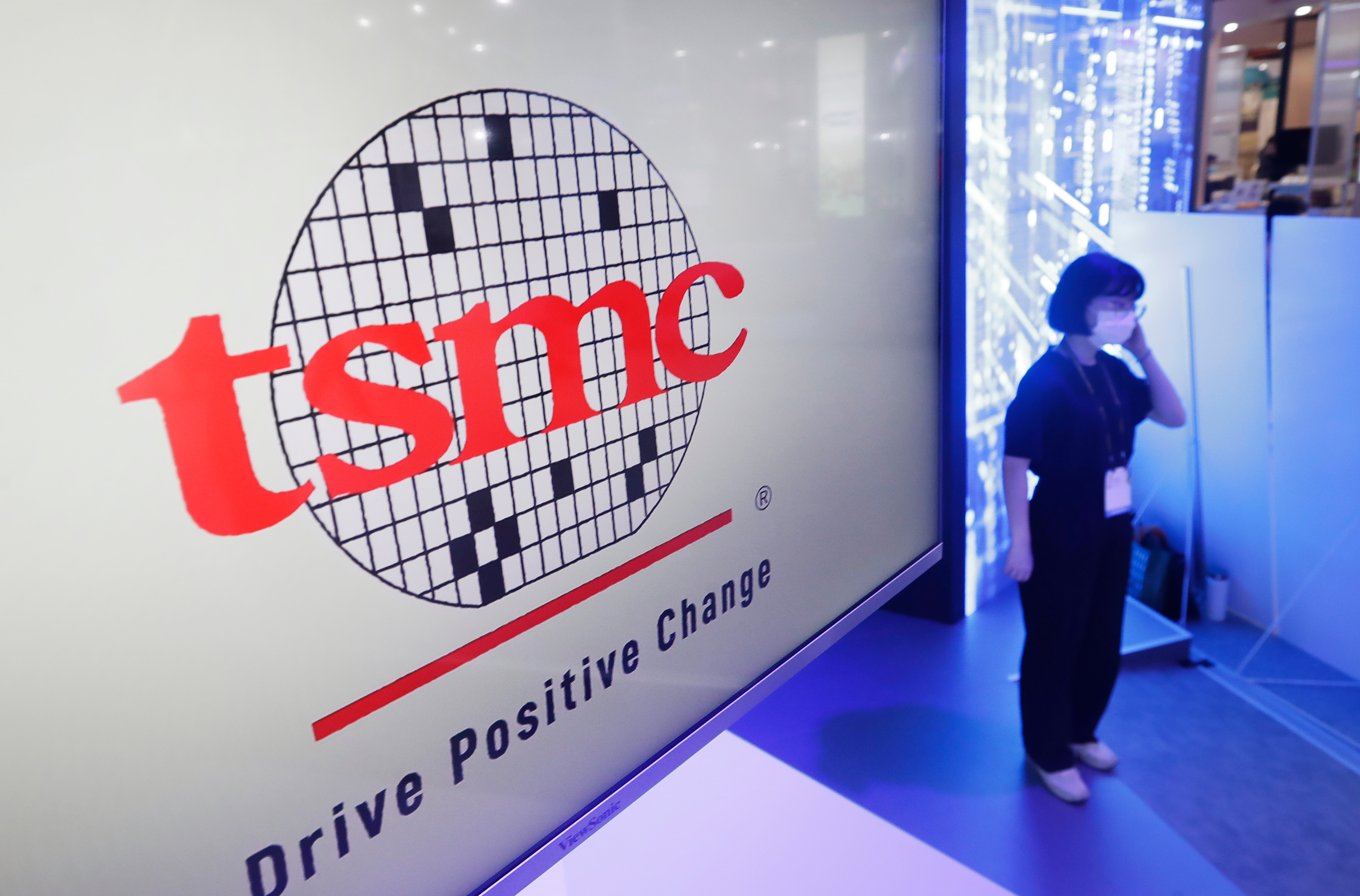 Chipmaker TSMC Sees Nearly 40% Jump in Net Profit Thanks to AI Boom ...